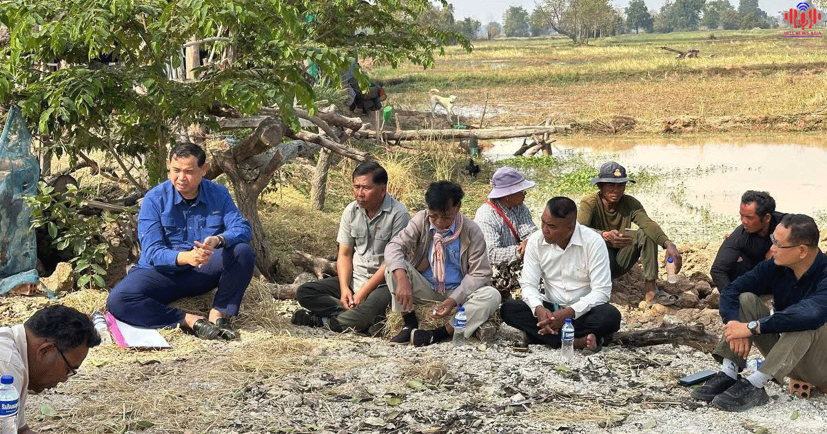 មន្ត្រីក្រសួងកសិកម្ម ចុះជួបសំណេះសំណាលជាមួយកសិករអ្នកផលិតស្រូវប្រាំង ...