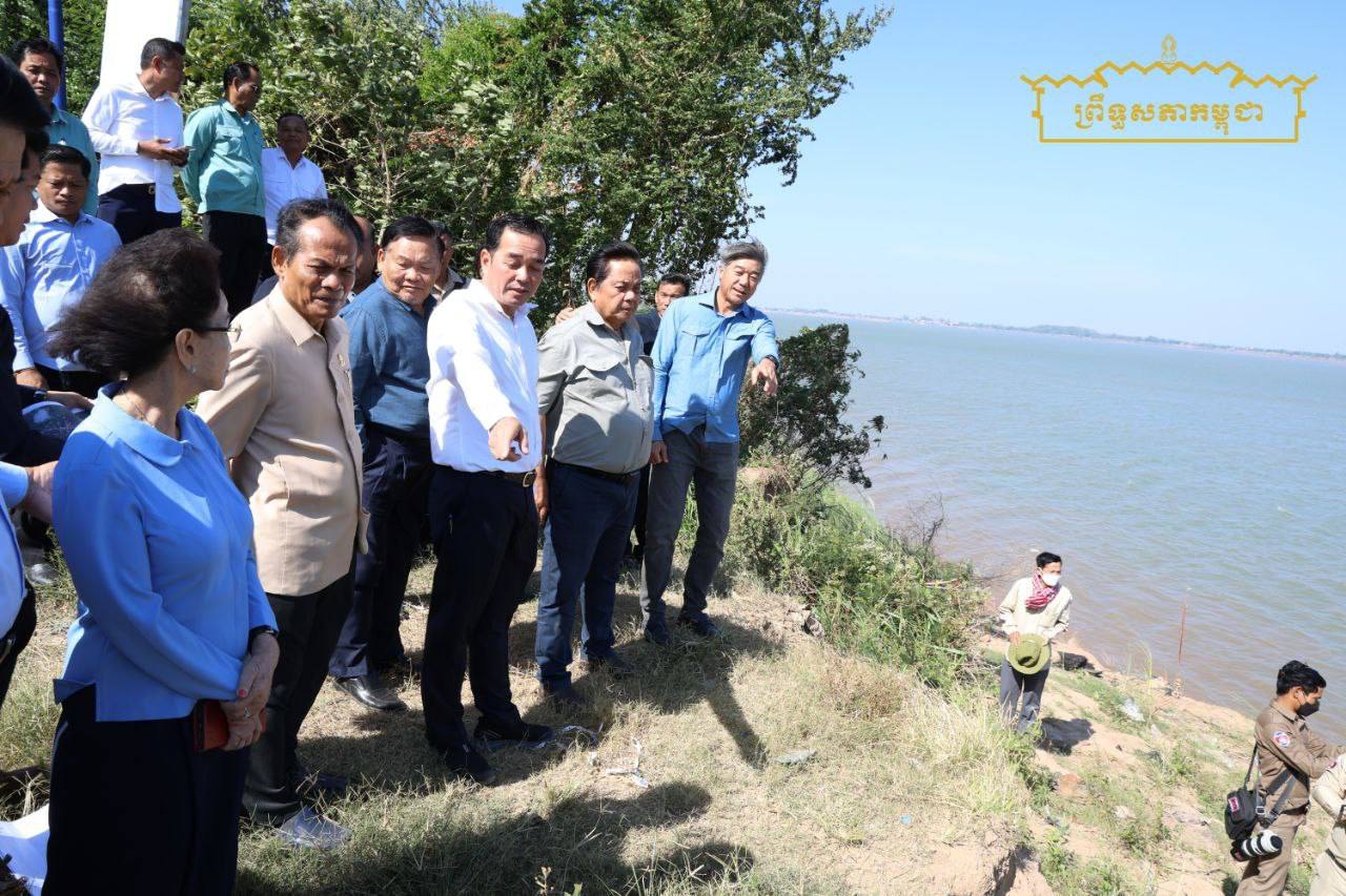 អនុប្រធានទី១ព្រឹទ្ធសភា អញ្ជើញសួរសុខទុក្ខ ...