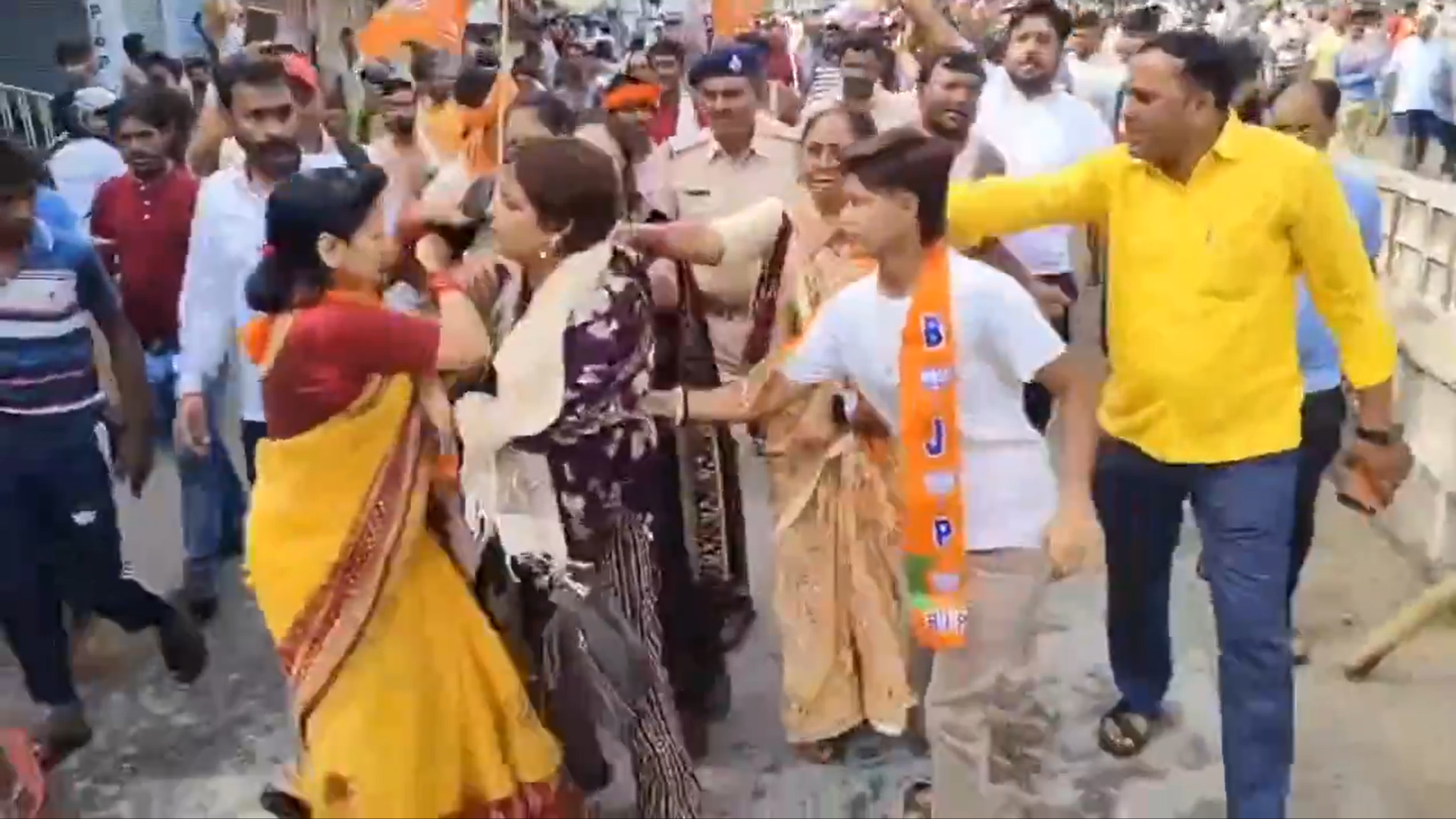 Bihar Bandh: लालू यादव ने बीजेपी पर बिहार बंद में महिलाओं के साथ ...