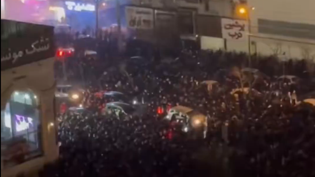 ईरान की ये कैसी चेतावनी! प्रदर्शनकारी 'ईश्वर के दुश्मन', मौत की सजा हो ...