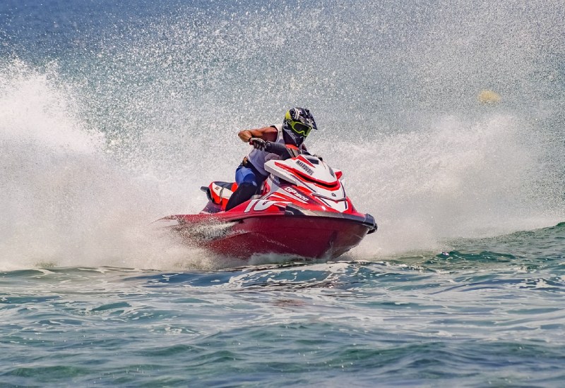 Jet Ski in Majorda Beach, Goa - Today’s offer Rs.500 ( 17 % off)