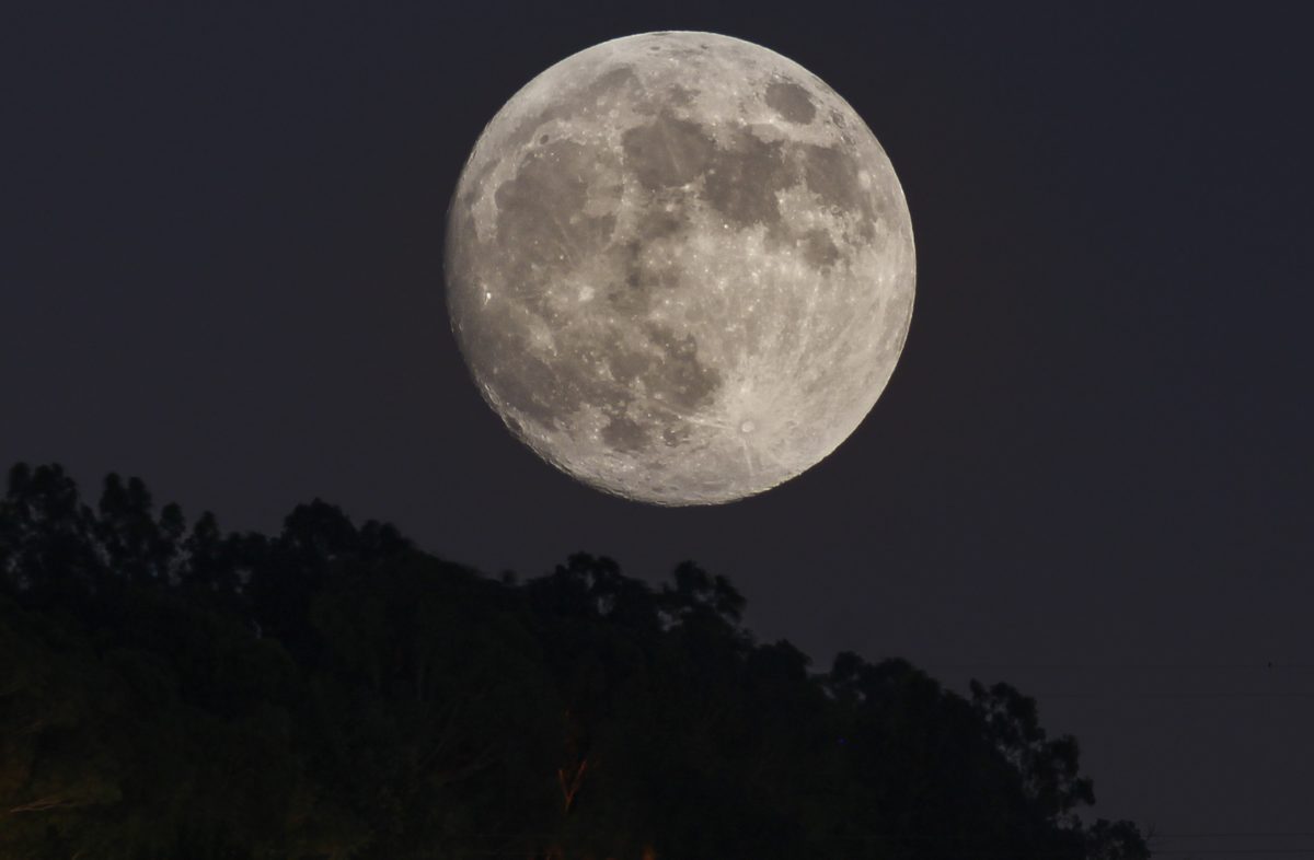 Malaysia Akan Saksikan Fenomena Gerhana Bulan Separa Ahad Ini