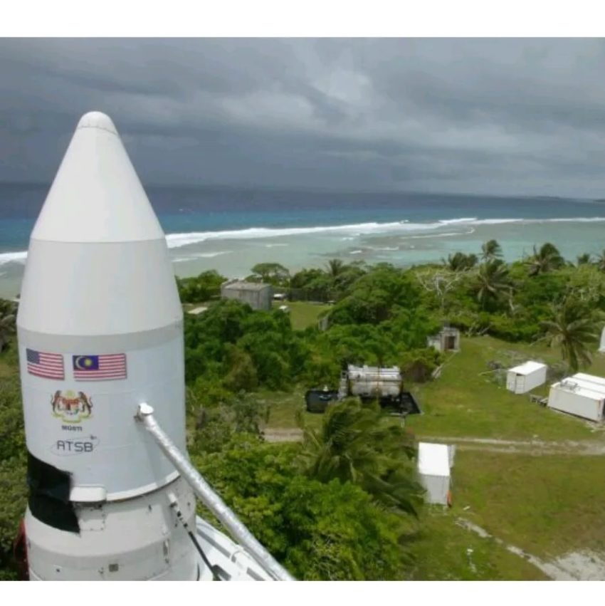 14 Tahun Dulu, Roket Pertama Elon Musk Bawa Satelit Malaysia Ke Orbit