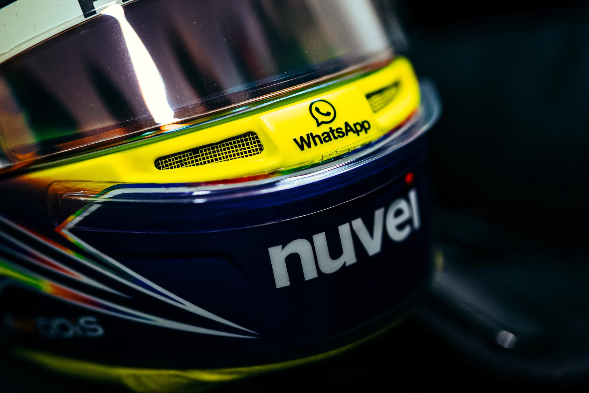 WhatsApp Sertai F1 Musim 2024 Bersama Pasukan Mercedes-AMG PETRONAS F1