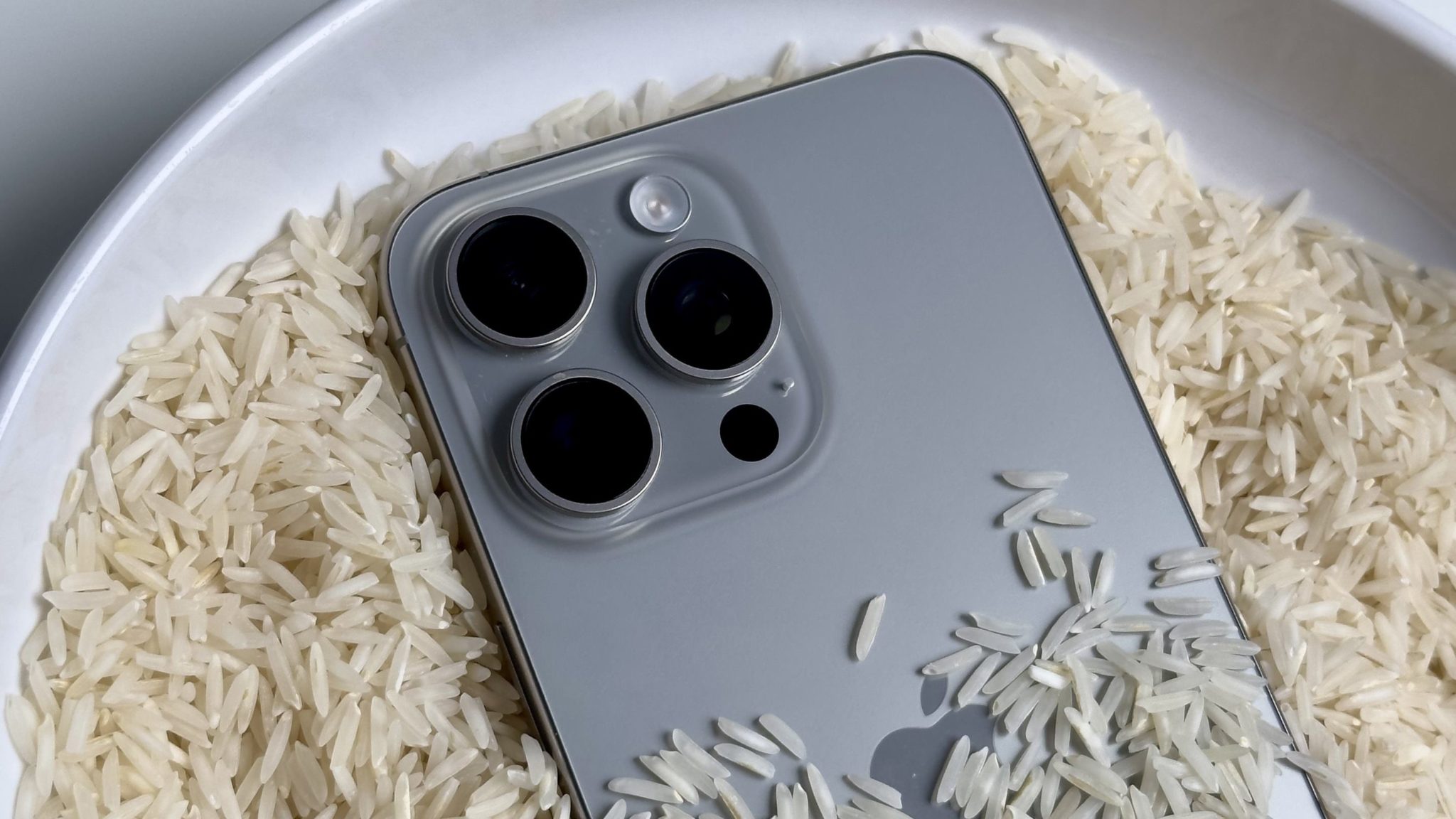 Jangan Letak iPhone Basah Dalam Beras - Apple