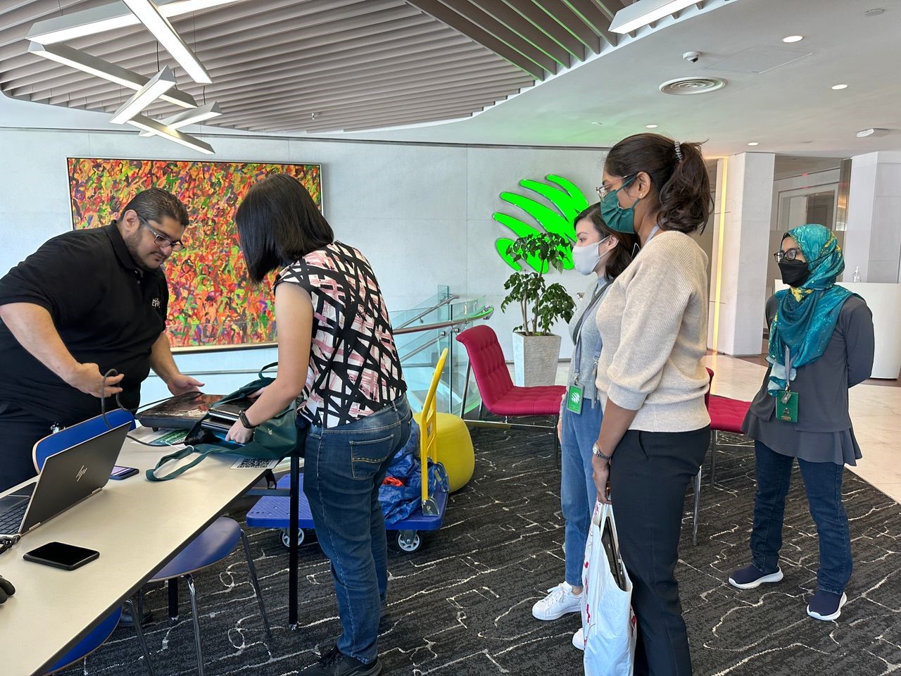 Maxis Perluas Kempen Kitar Semula e-Sisa, Pos 'drop-off' Kini Percuma ...