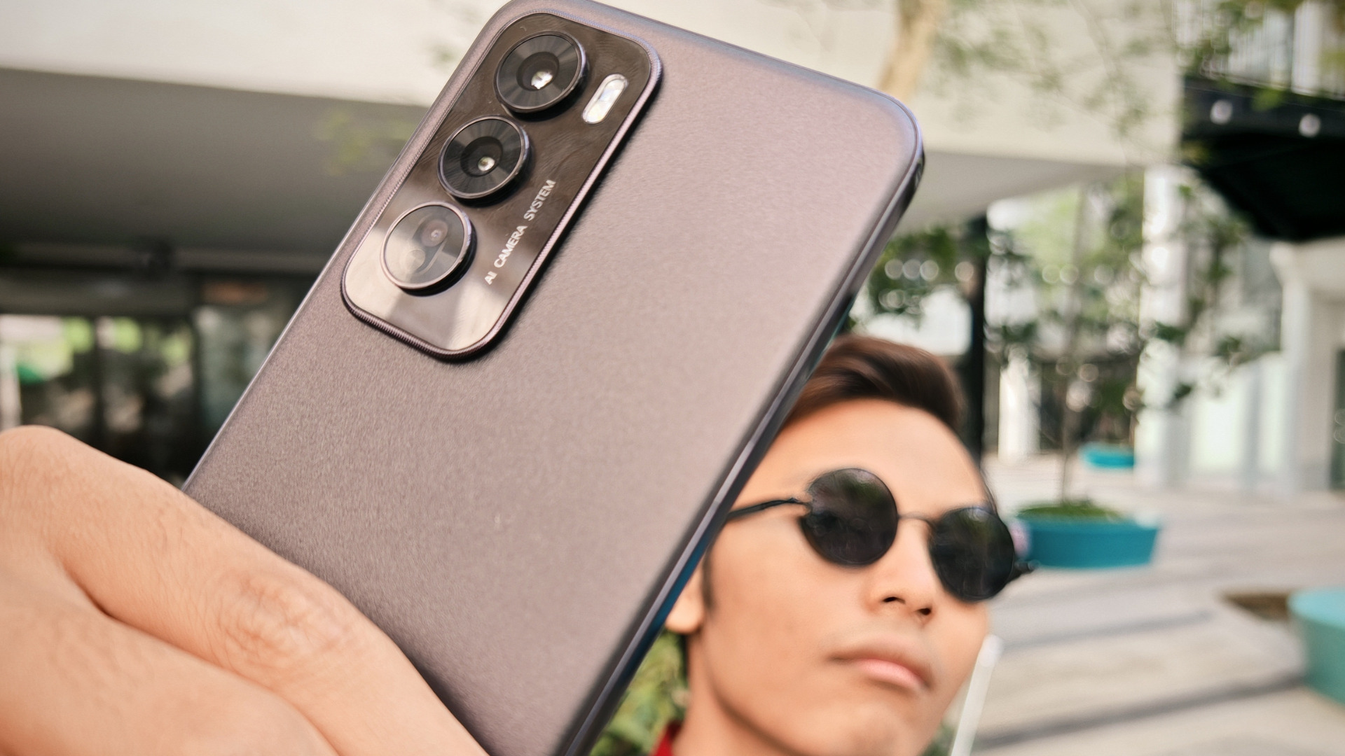 (Ulasan) OPPO Reno12 Pro 5G - Rekaan Lama, Prestasi Baik Tapi AI Biasa