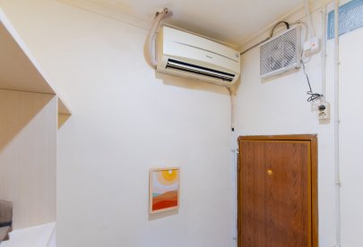 Disewa Kost Murah dengan KM Luar di Abdi Capsule J - Kost Jakarta Barat ...