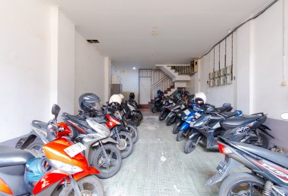 Disewa Kost Murah dengan KM Luar di Abdi Capsule J - Kost Jakarta Barat ...