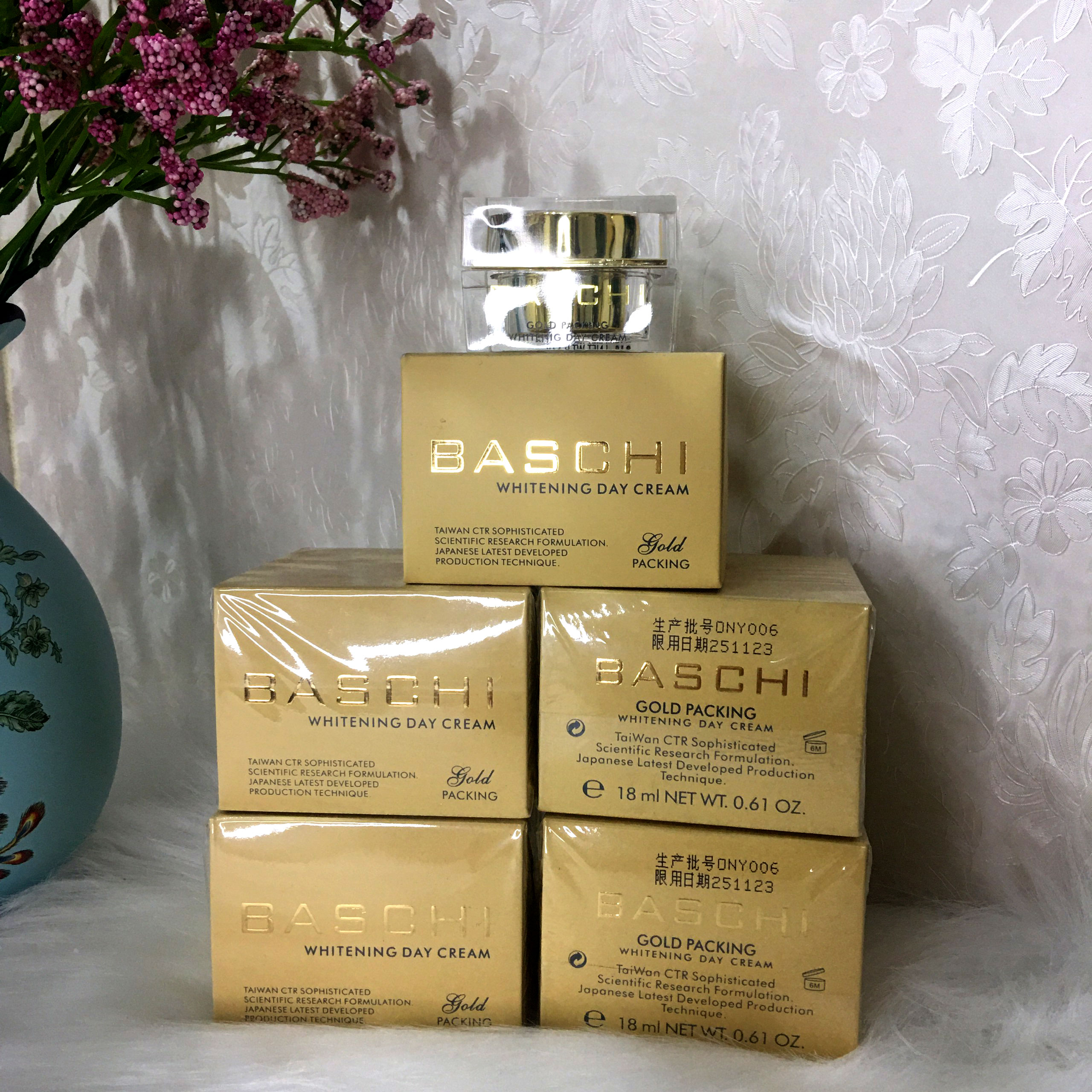 Kem Dưỡng Trắng Da Ngày Baschi Gold Packing 18ml - Mỹ Phẩm Hiệu